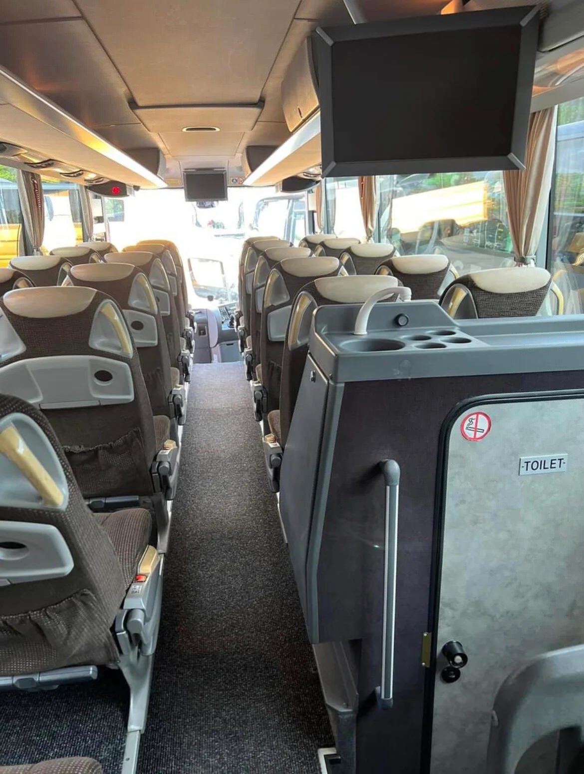 V3 52-Seater Saloon Coach – Fleckers' Coaches